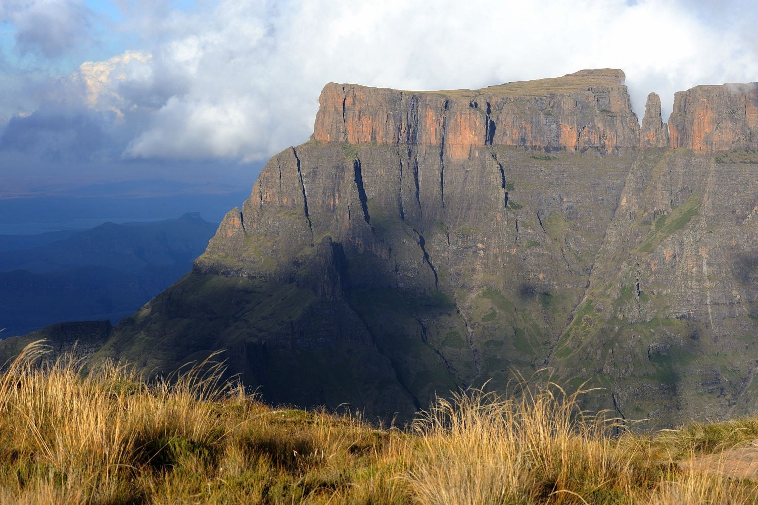 Drakensberg Amphitheatre | Walksinafrica