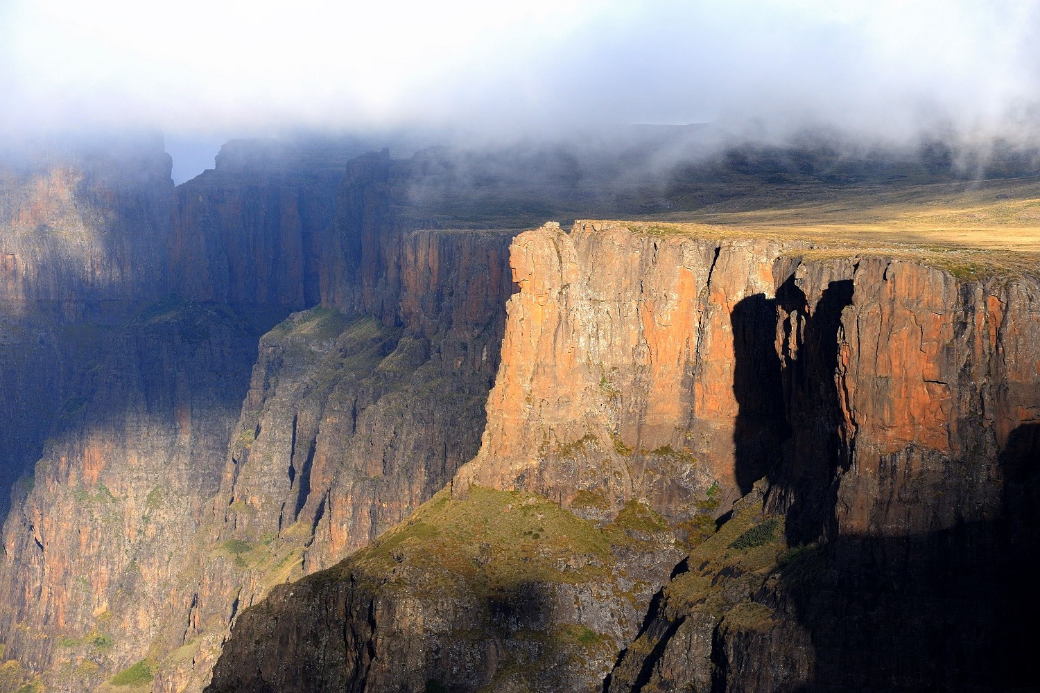 Drakensberg Amphitheatre | Walksinafrica