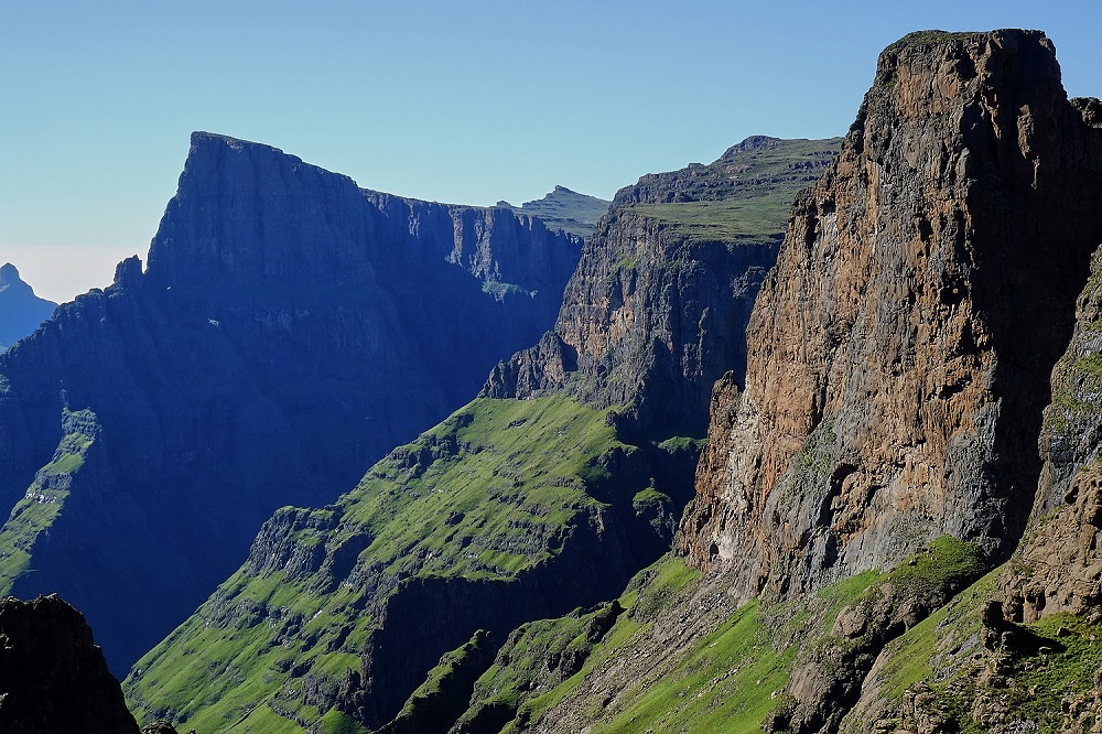 Central Drakensberg Traverse | Walksinafrica