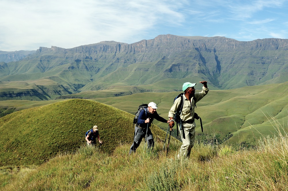 Drakensberg Day Hikes | Walksinafrica
