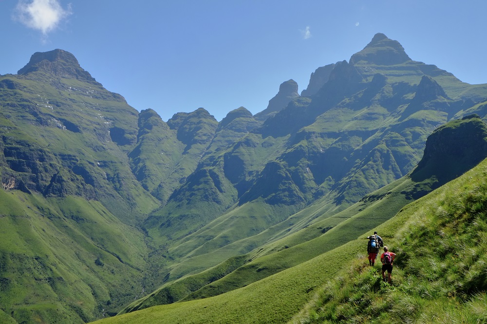 Drakensberg Day Hikes | Walksinafrica